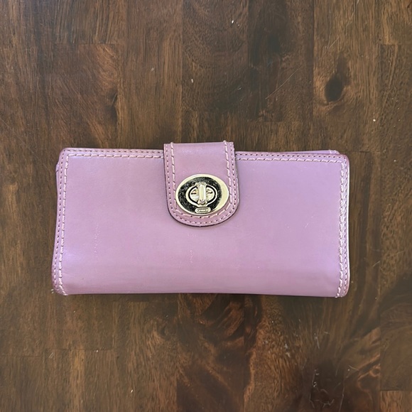 Coach | Bags | Coach Leather Wallet In Pale Lavender Turn Lock Vintage ...